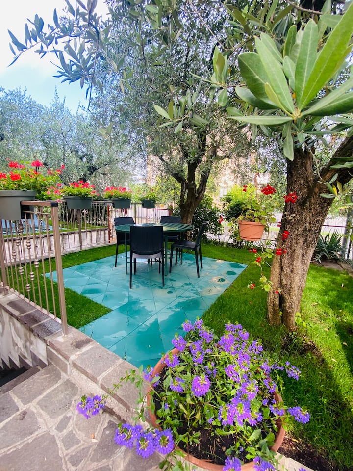 L'angolo Fiorito (Via Lazzarini 15) - Sirmione