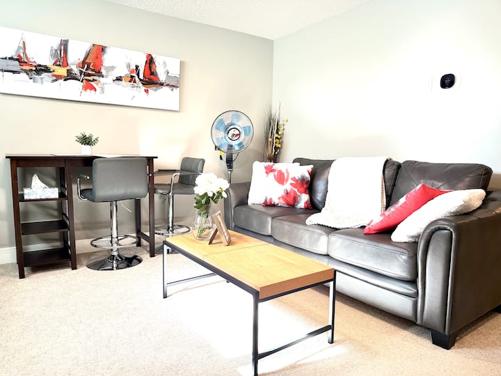 Entire Modern Guest Suite  5min To Dt, Whyte Ave - Edmonton