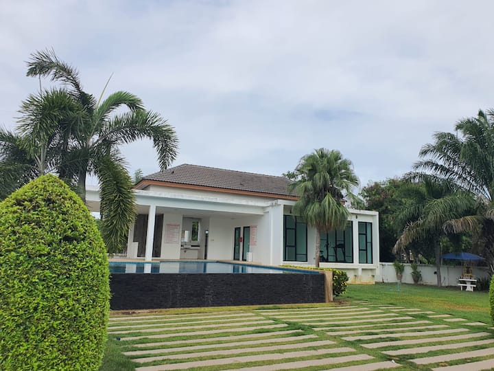 Min & Me House - Pattaya City