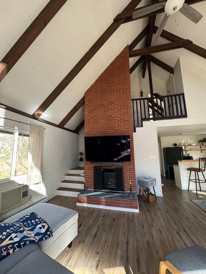 Cozy Rustic Cabin Near The Lake - Lake of the Woods, VA