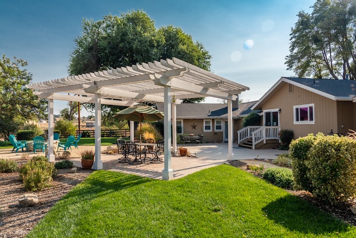 Vineyard Views + Fire Pit Bbq | Paso Wine Country | Estrella Vineyard - San Miguel, CA