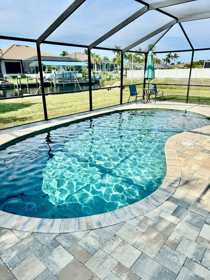 Water Front Pool Home| Kayaks| Bikes| Fishing Dock - Cape Coral, FL
