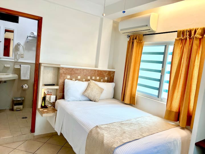 Single Mini Room - Hotel Bucaneros - Isla Mujeres