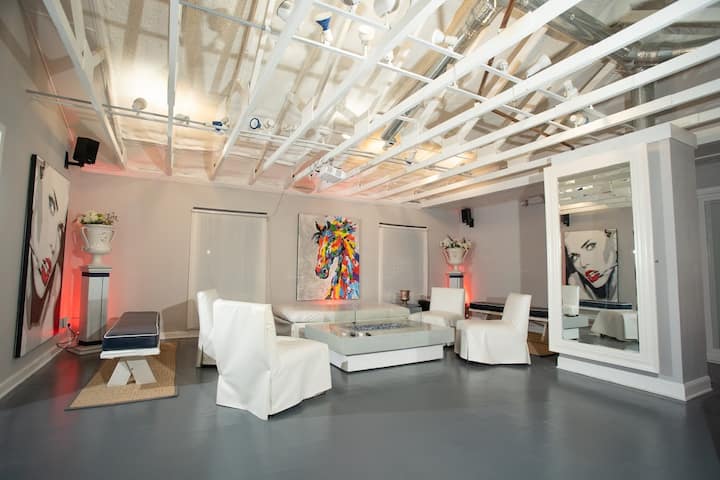 Spacious Loft, Hot Tub And Parking - Burlington, VT