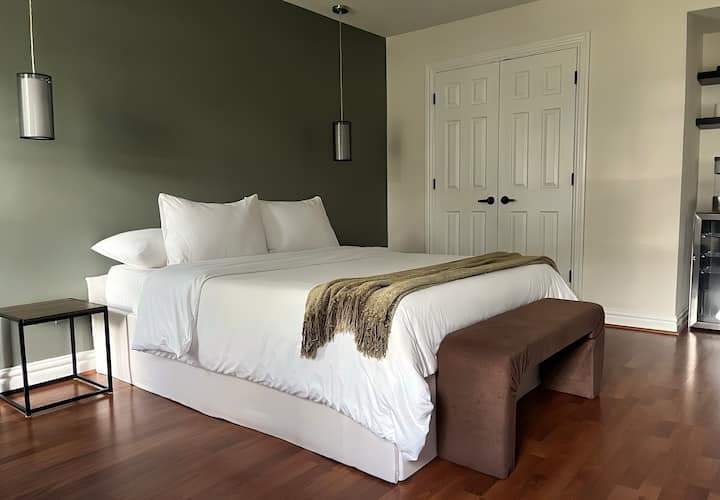 The Beach Borough Suite • Private Jr. Guest Suite - Virginia Beach, VA