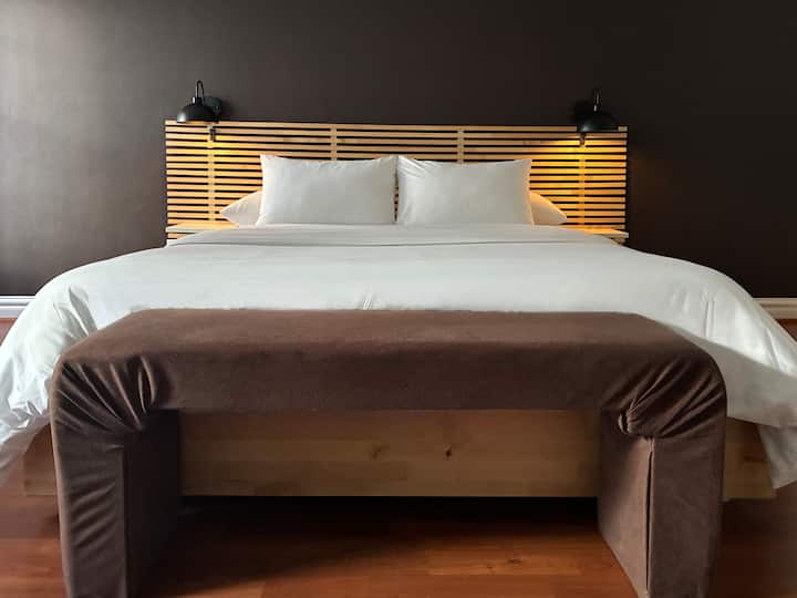 The Beach Borough Suite • Private Jr. Guest Suite - Virginia Beach, VA