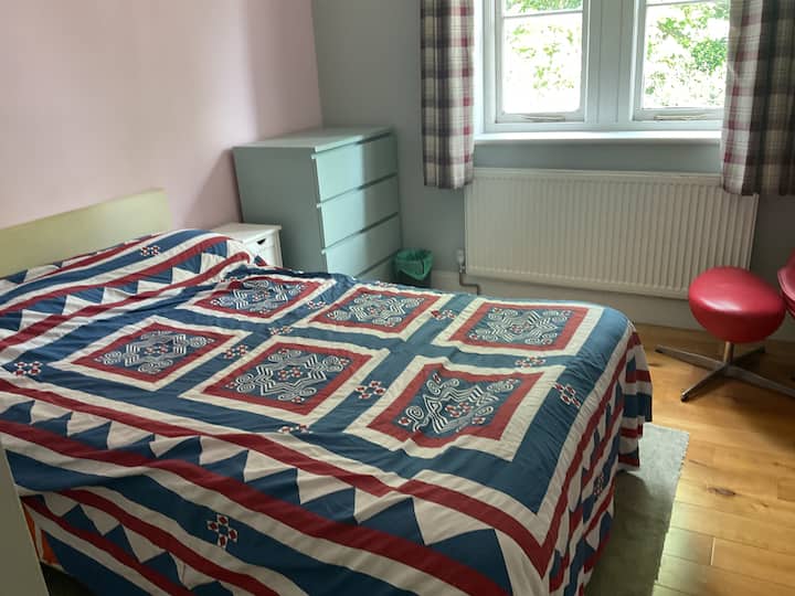 One Double Bedroom In Lovely Detached House - Herne Bay