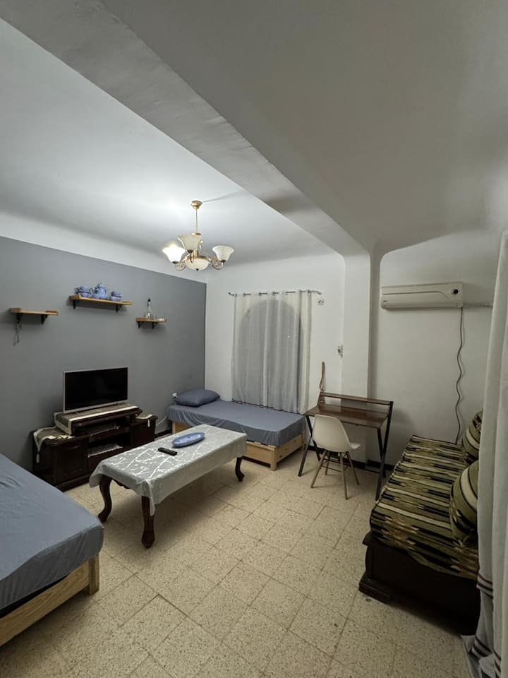 Appartement F3 éQuipé, Spacieux Près Du Centre - Algeria