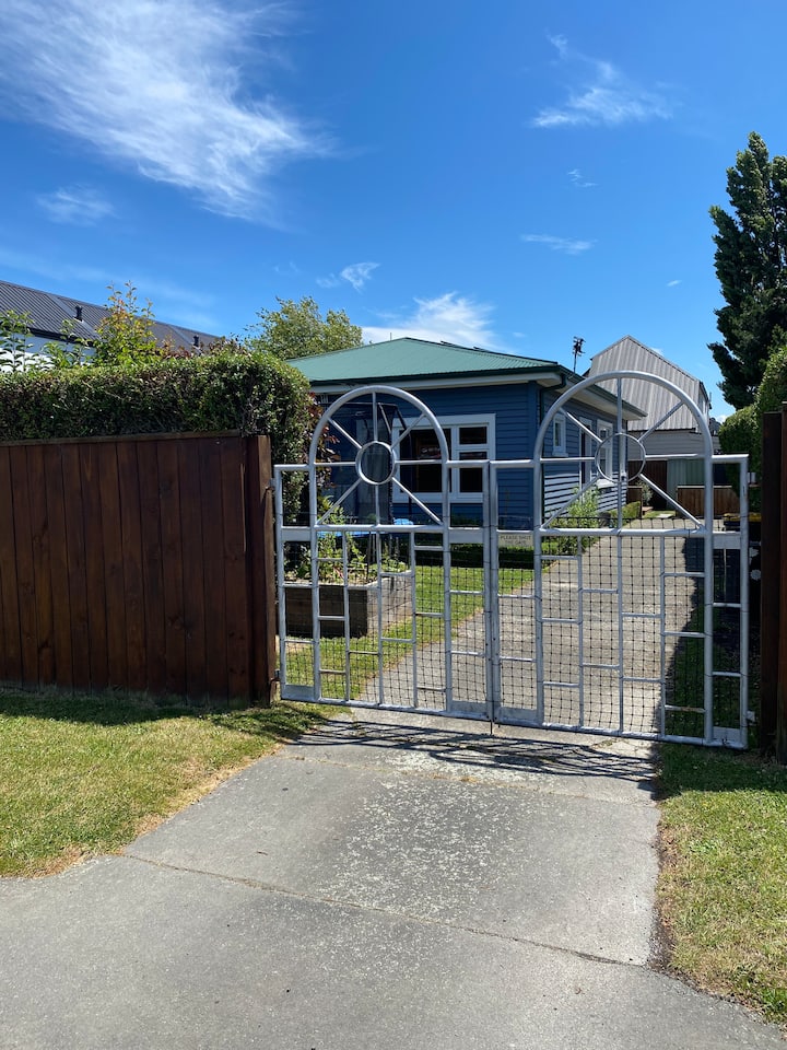 Te Whare Rimu -  A Mix Of Character And Comfort - Christchurch, New Zealand