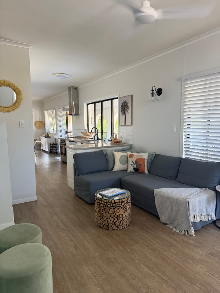 Central Beach Town Gem - Tannum Sands