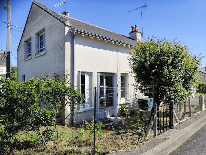 Loches Maison 6 Personnes, Quartier Paisible - Loches