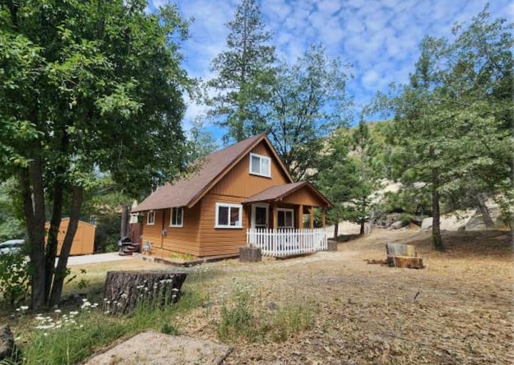 The Badger Inn - Running Springs, CA