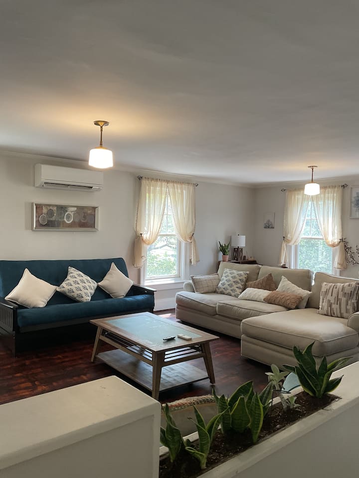 Charming Escape Cozy Oasis 6 Min Walk Bronxville - Yonkers, NY