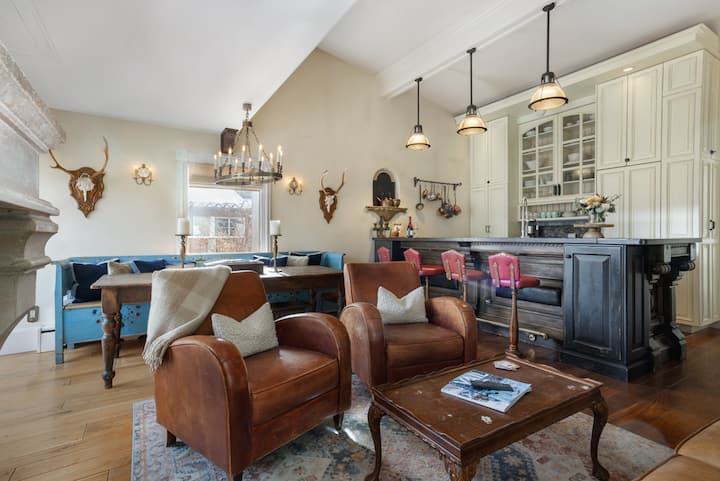 200 Ft To Gondola! Balcony/parking/fireplace/views - Vail, CO