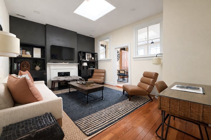 Historic 2br/2ba | 2 King Beds | Free Parking - Richmond, VA