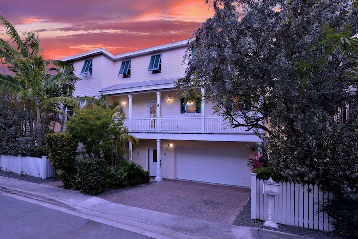 Luxury Waterfront Home With Private Pool - Key West