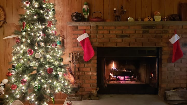 20% Holiday Discount! Cozy Poconos Cabin W/hot Tub - Lake Ariel, PA