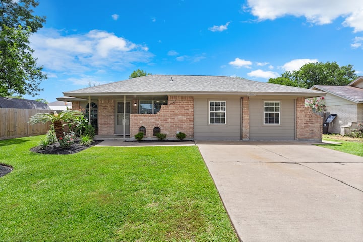 Big Jers With A Cement Pond - Pasadena, TX