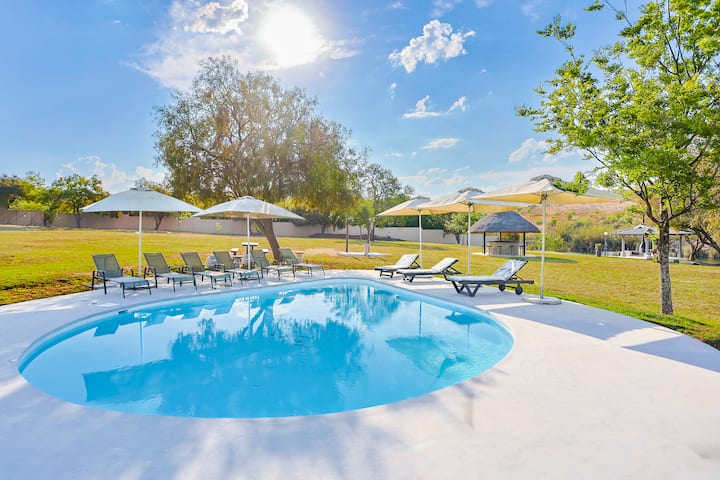 Luxury Self Catering Home With Private Dam - Lanseria