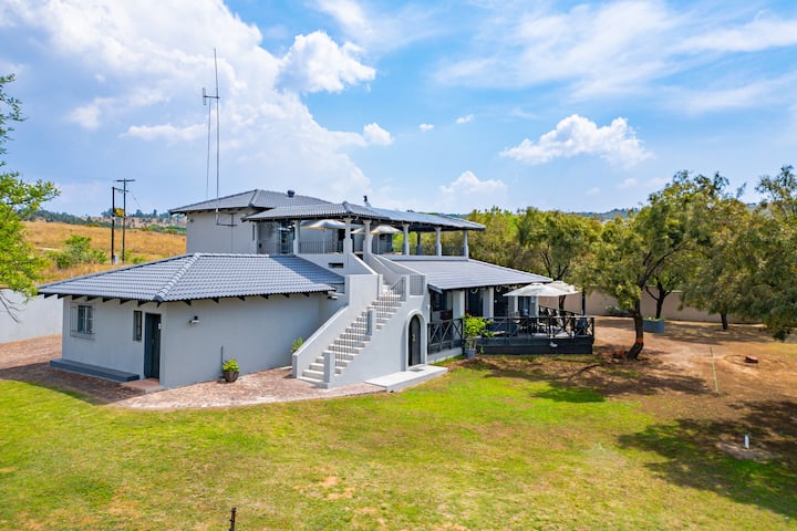 Luxury Self Catering Home With Private Dam - Centurion