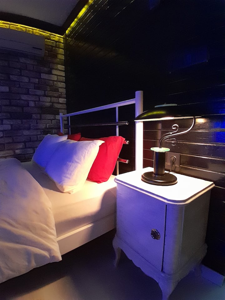 Urla'da ŞöMineli  Bahçeli Ev - Barbaros