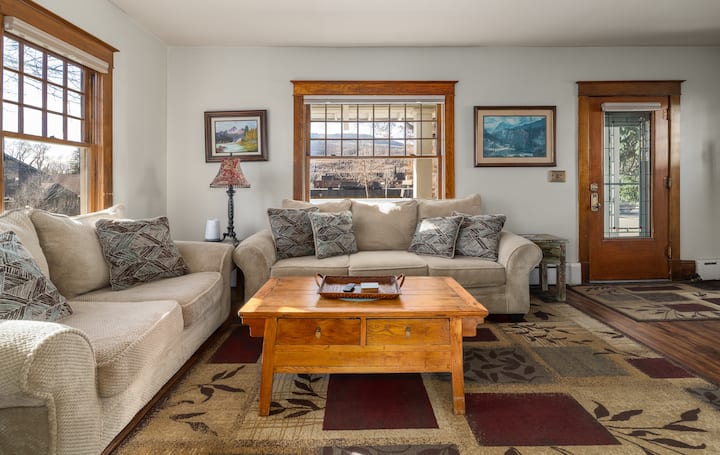 Delightful Turn Of The Century Downtown Gem - Steamboat Springs, CO