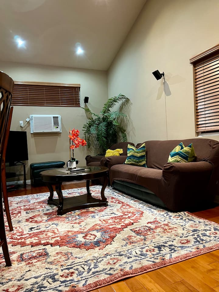 1br/1ba Entire Suite + Netflix - Hidden Hills, CA
