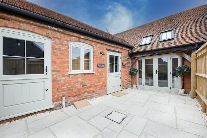 Beautiful Cosy Scandi-barn In Chiltern Market Town - Hertfordshire