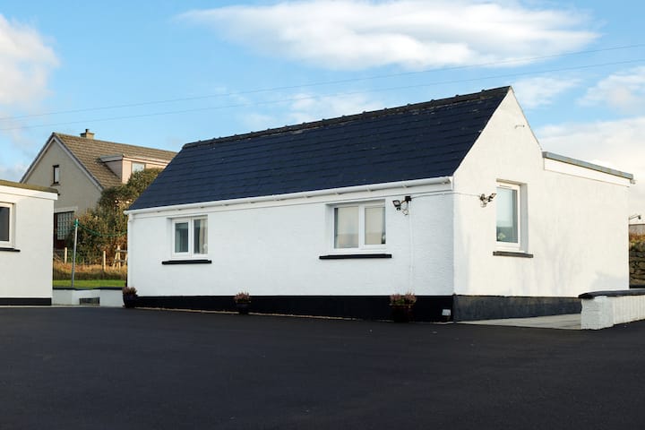 Smith Chalet, Near Stornoway, Airport & Ferry - Stornoway
