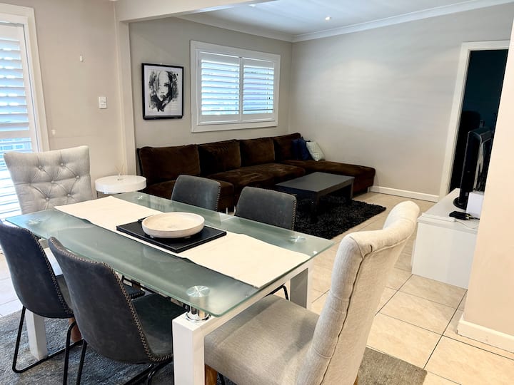 Ashcroft House Near Casula Powerhouse & Parklands - Liverpool