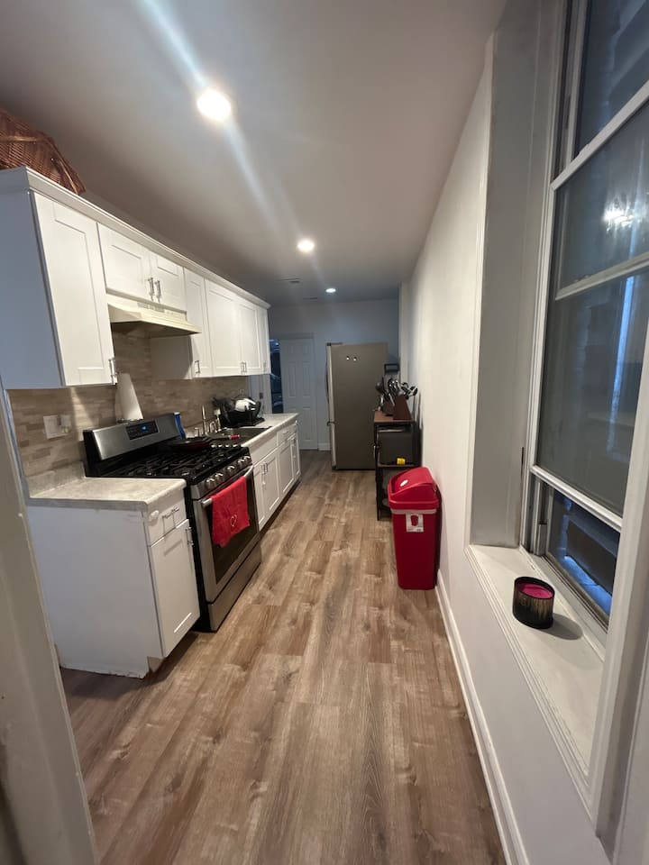 Two Bedroom Bed Apartment - Lincoln Square - Chicago