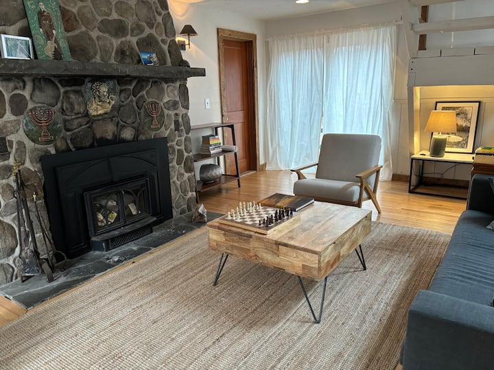 Applehead: Rustic, Serene Loft-like Home Near Town - ウッドストック, NY