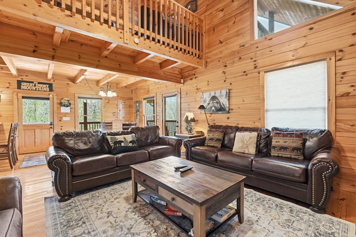 Cozy Cabin Close To Pigeon Forge With Hot Tub - Sevierville, TN