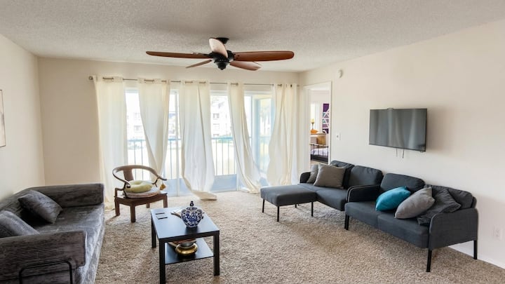 Resort Style Minutes From Beach, Plazas, 5th Ave S - Naples, FL
