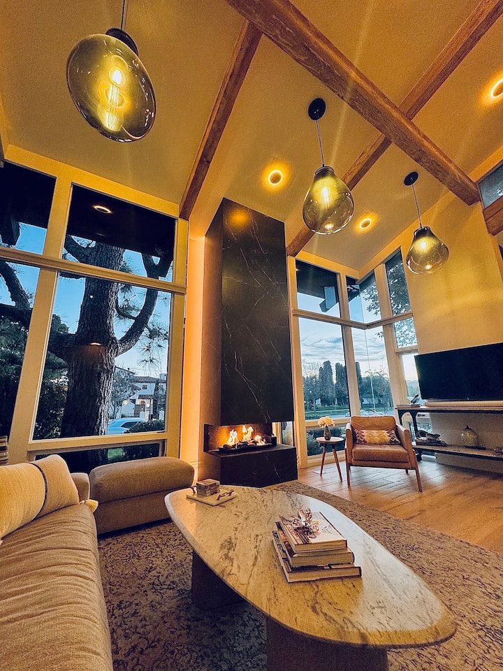 Architecturally Unique Dana Point Beach Bungalow - Dana Point, CA