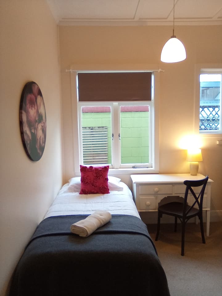School Lane Guesthouse "Mademoiselle Petite" - Whangārei