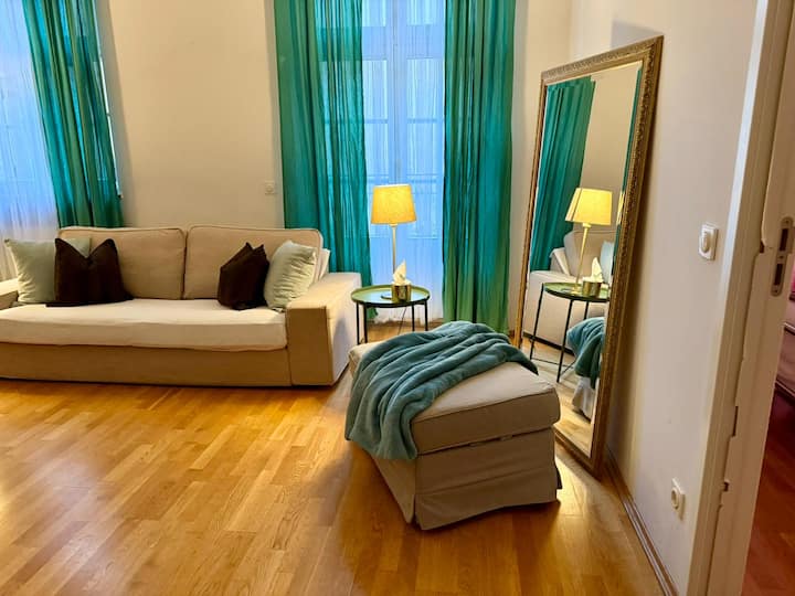 Echtes Wiesbaden Flair In Der Altstadt - Wiesbaden