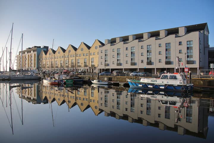 Galway Dockside Townhouse - アイルランド ゴールウェー