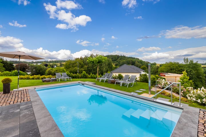 Neues Exklusives Ferienhaus Mit Pool Und Sauna - Alemania