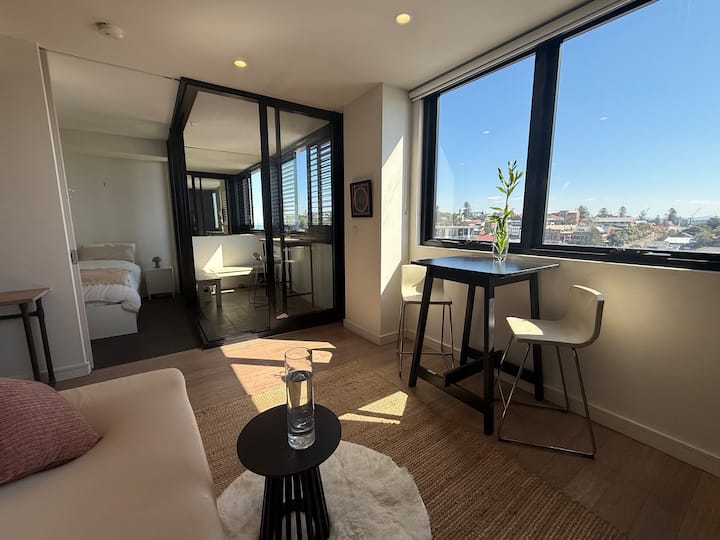 Sunny Newcastle Beach Apartment With Views - Newcastle