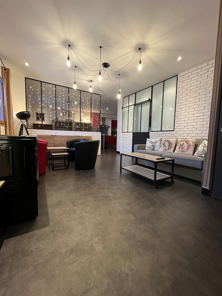 Appartement 10 Personnes Avec Terrasse Et Jardin - Saint-François-Longchamp