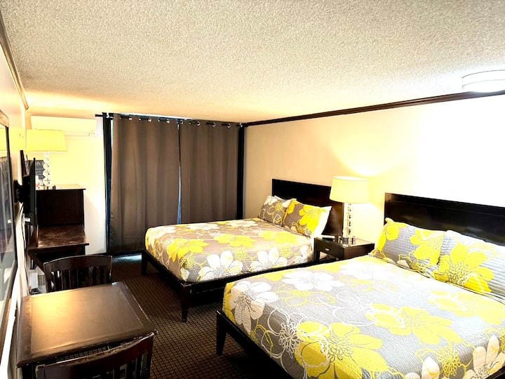 Waikiki Studio Aqua Bamboo/kitchenette/wifi/beach - Honolulu, HI