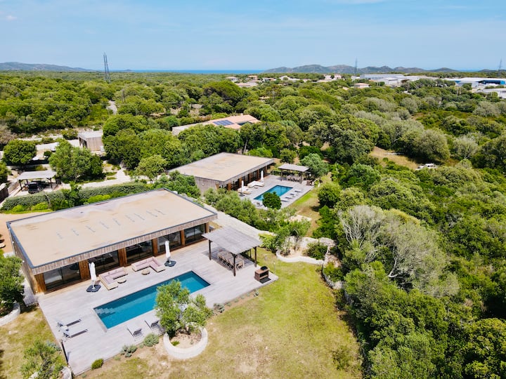 Deux Villas Jumelles - 20 Pers - 2 Piscines - Bonifacio