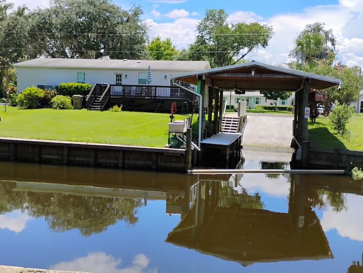 Water Front Outdoor Lovers Paradise
3 Bedroom - Lake George State Forest, De Leon Springs
