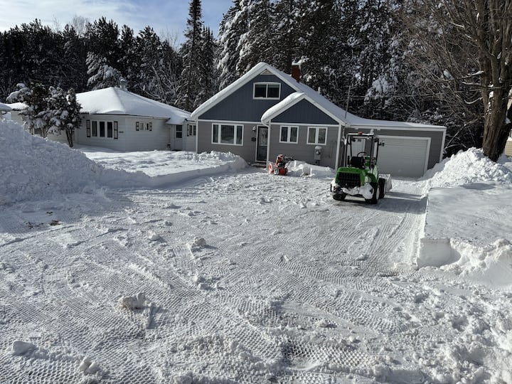 Lake Rd Abode-game Rm- Near Trails/ski Hills/lakes - Ironwood, MI