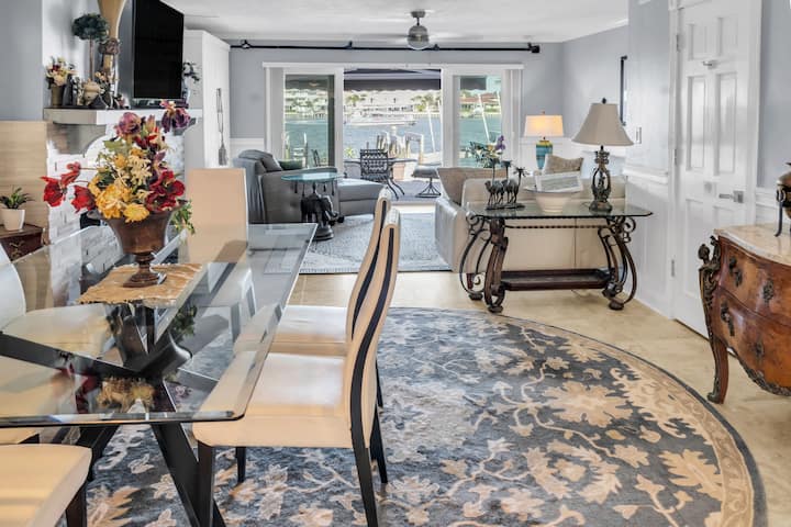 Luxury Waterfront Townhouse, Private Hot Tub , Weekend Rentals - Clearwater Beach, FL