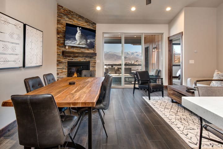 Mountain Luxe + Hot Tub! Black Rock Ridge 3 Bed - Jordanelle State Park, Heber City