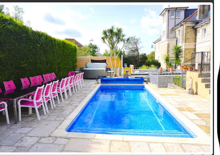 Large Villa, Private Pool, 1-16 Ppl, 1min Beach! - Isle of Wight
