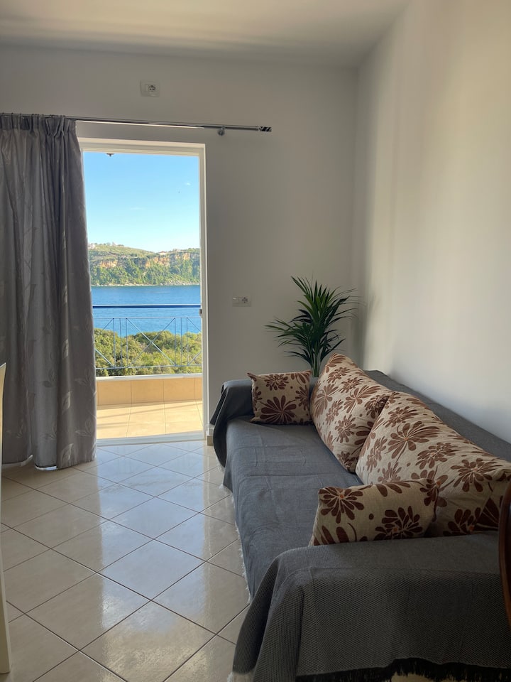 Family Apartment For 5 –Perfect Location In Himara - Himarë