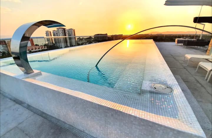 Yates & Infinity Pool Desde Tu Balcón - Puerto Vallarta